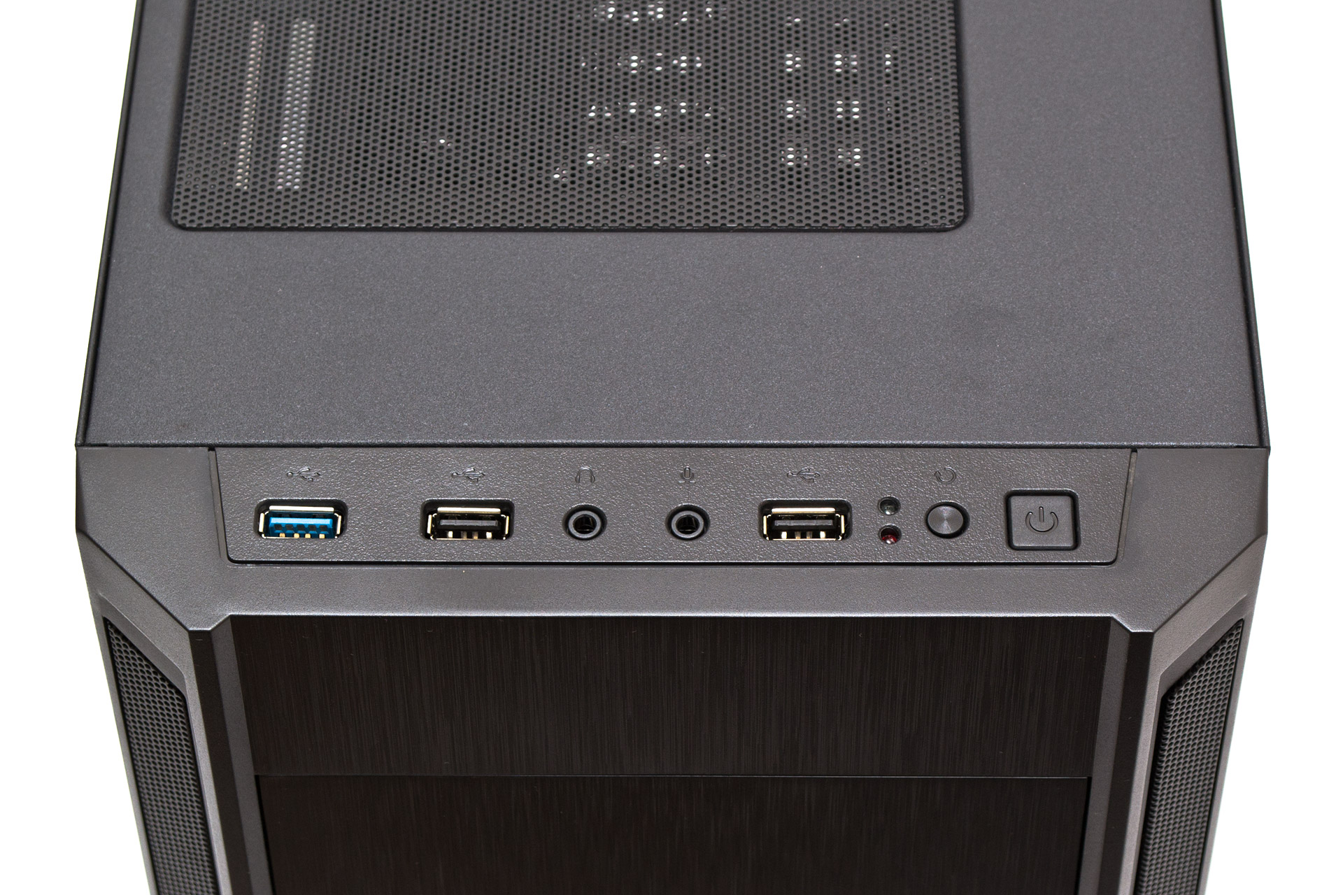 Обзор корпуса Deepcool D-Shield V2