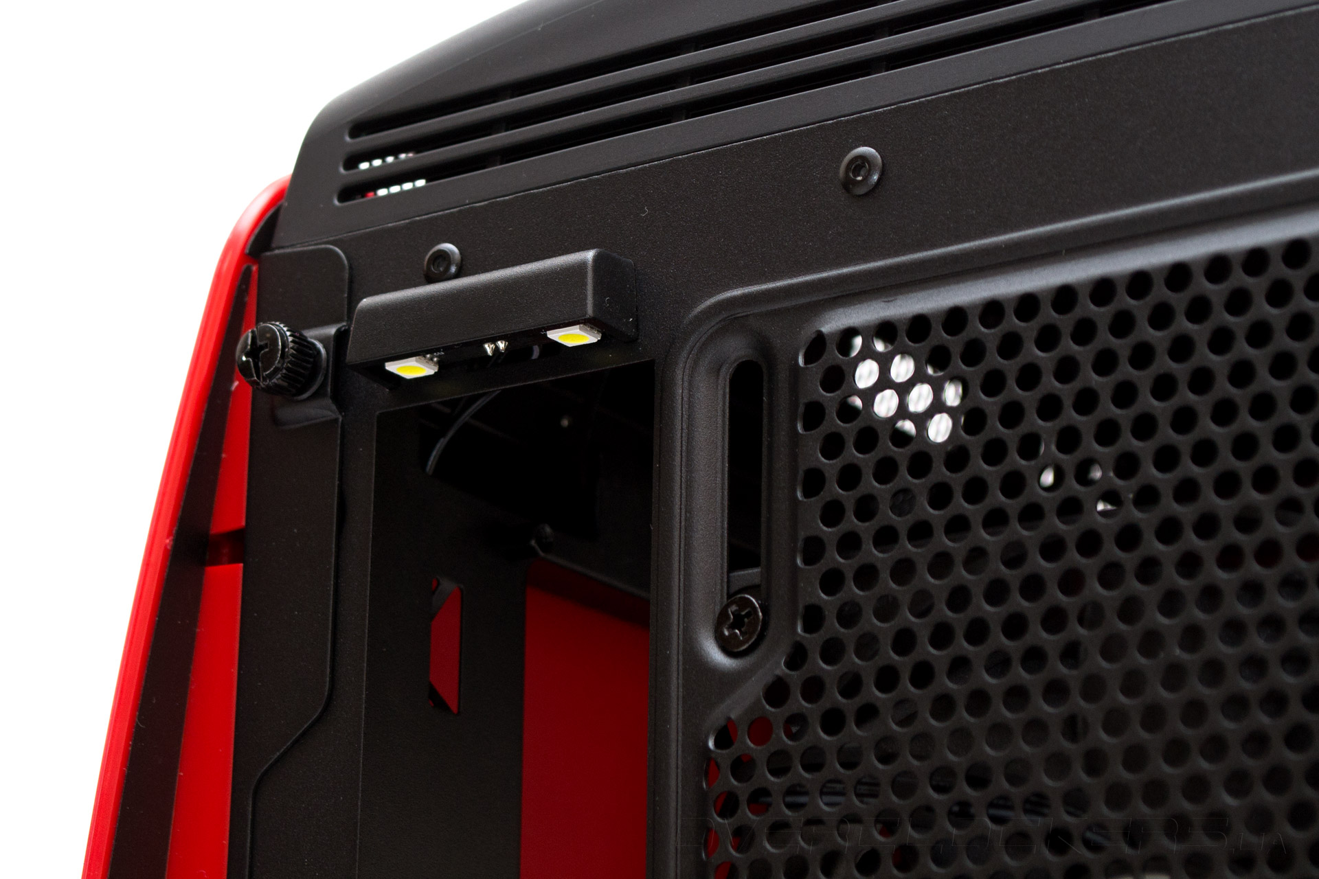 Обзор корпуса NZXT Manta для плат Mini-ITX