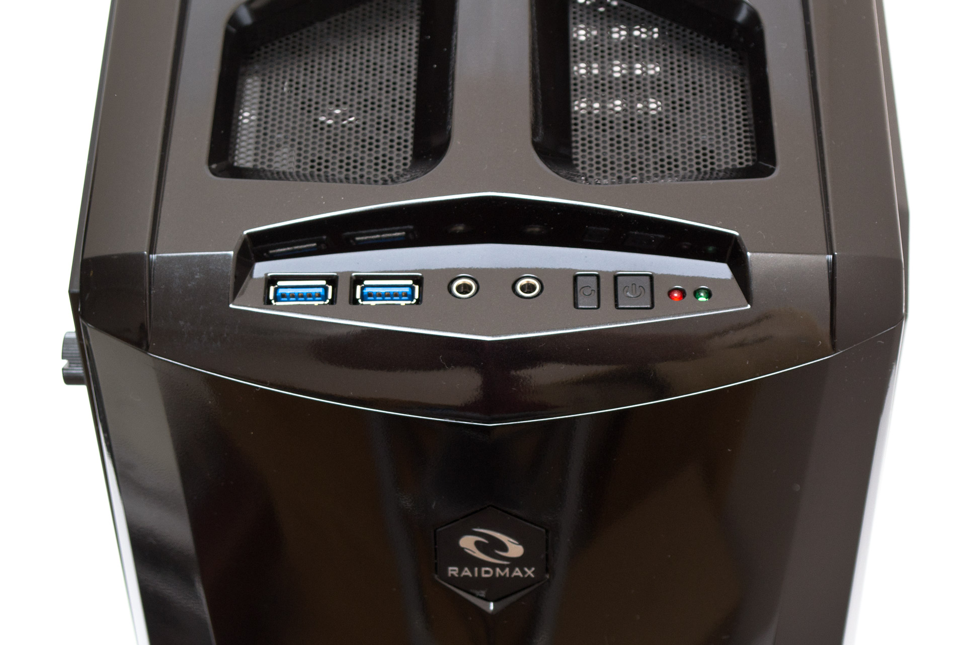 Обзор корпуса Raidmax Gama