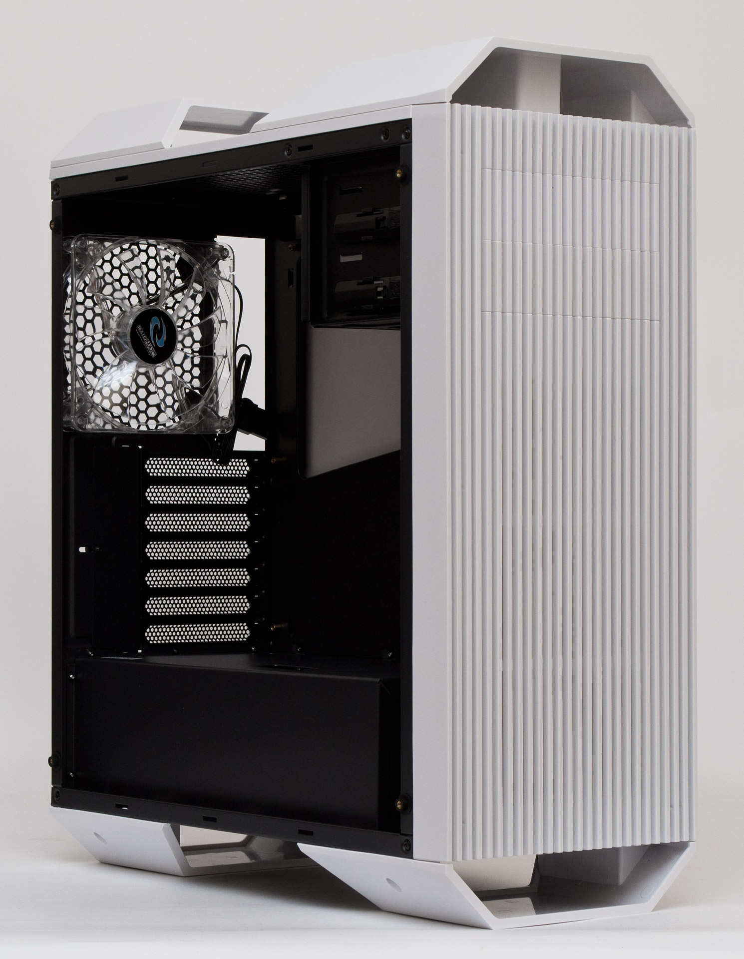 Обзор корпуса Raidmax Monster II SE