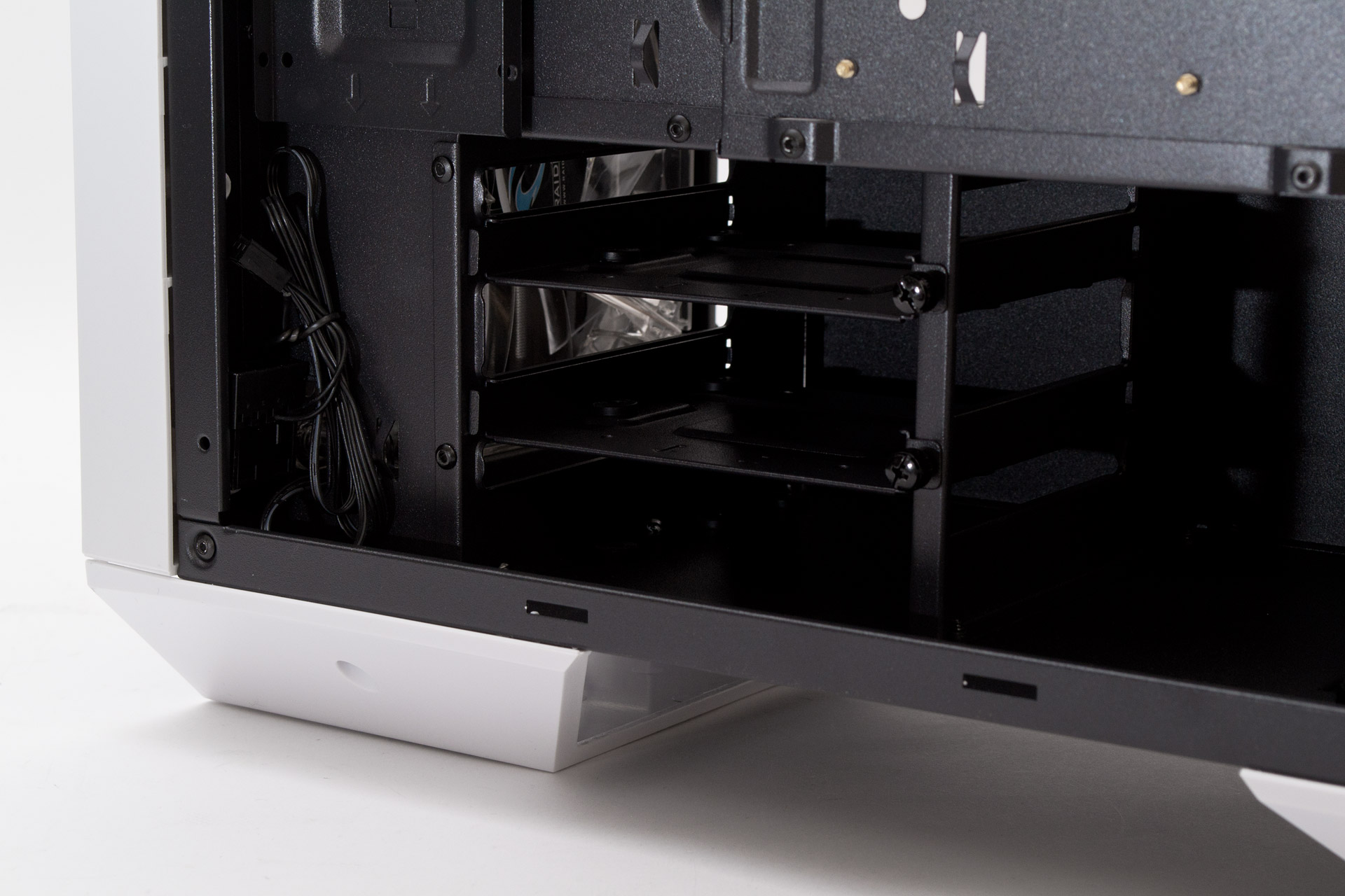 Обзор корпуса Raidmax Monster II SE