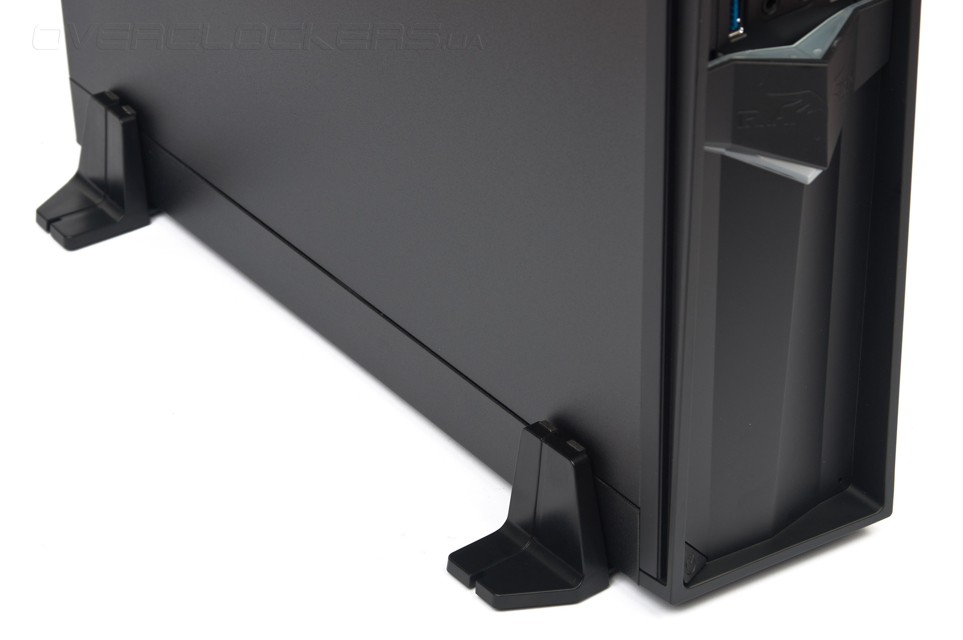 Обзор корпуса SilverStone Raven RVZ02