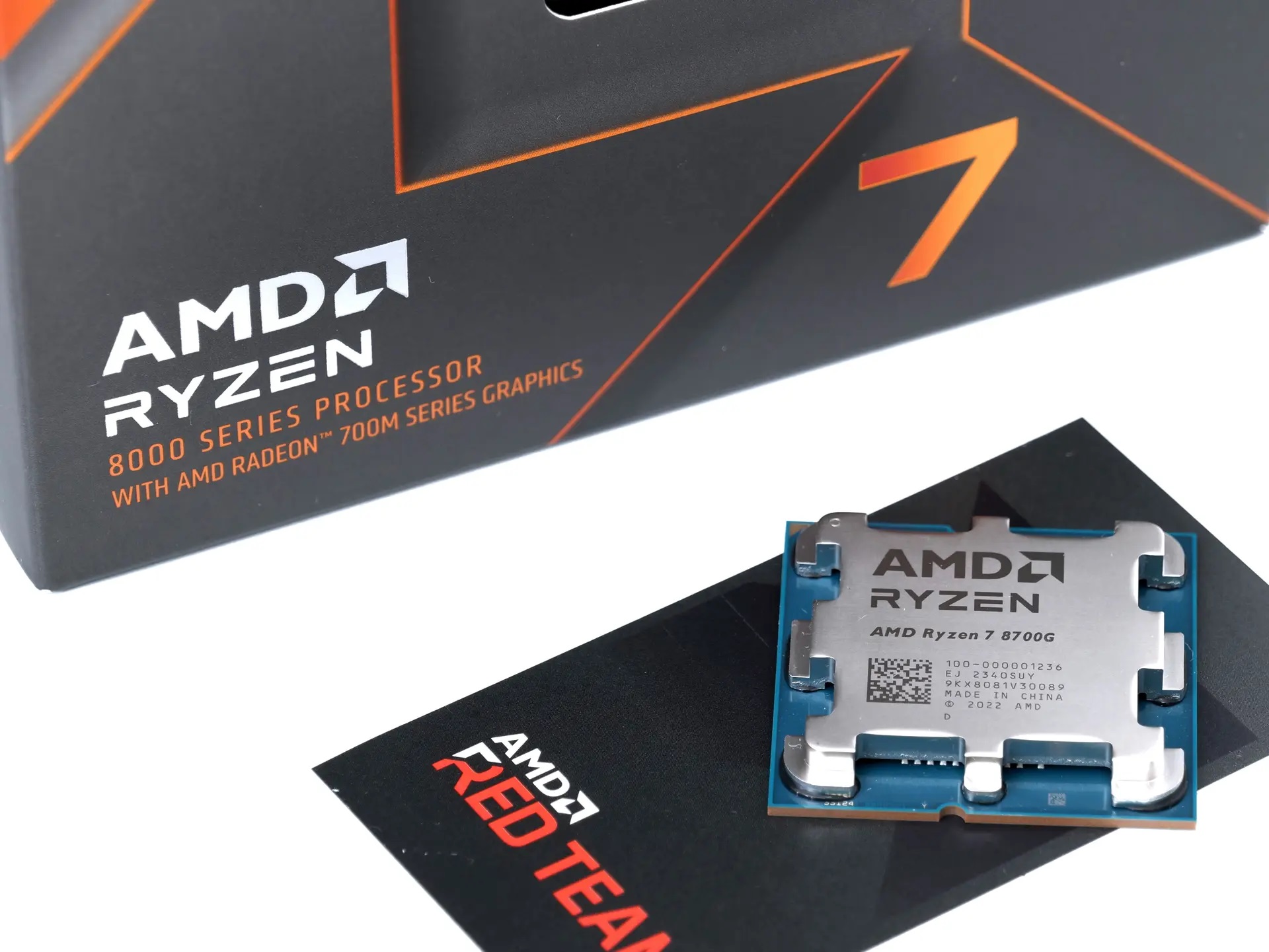 Чутки: AMD випустить «рефреш» процесорів Ryzen 8000G у формі лінійки Ryzen 9000G