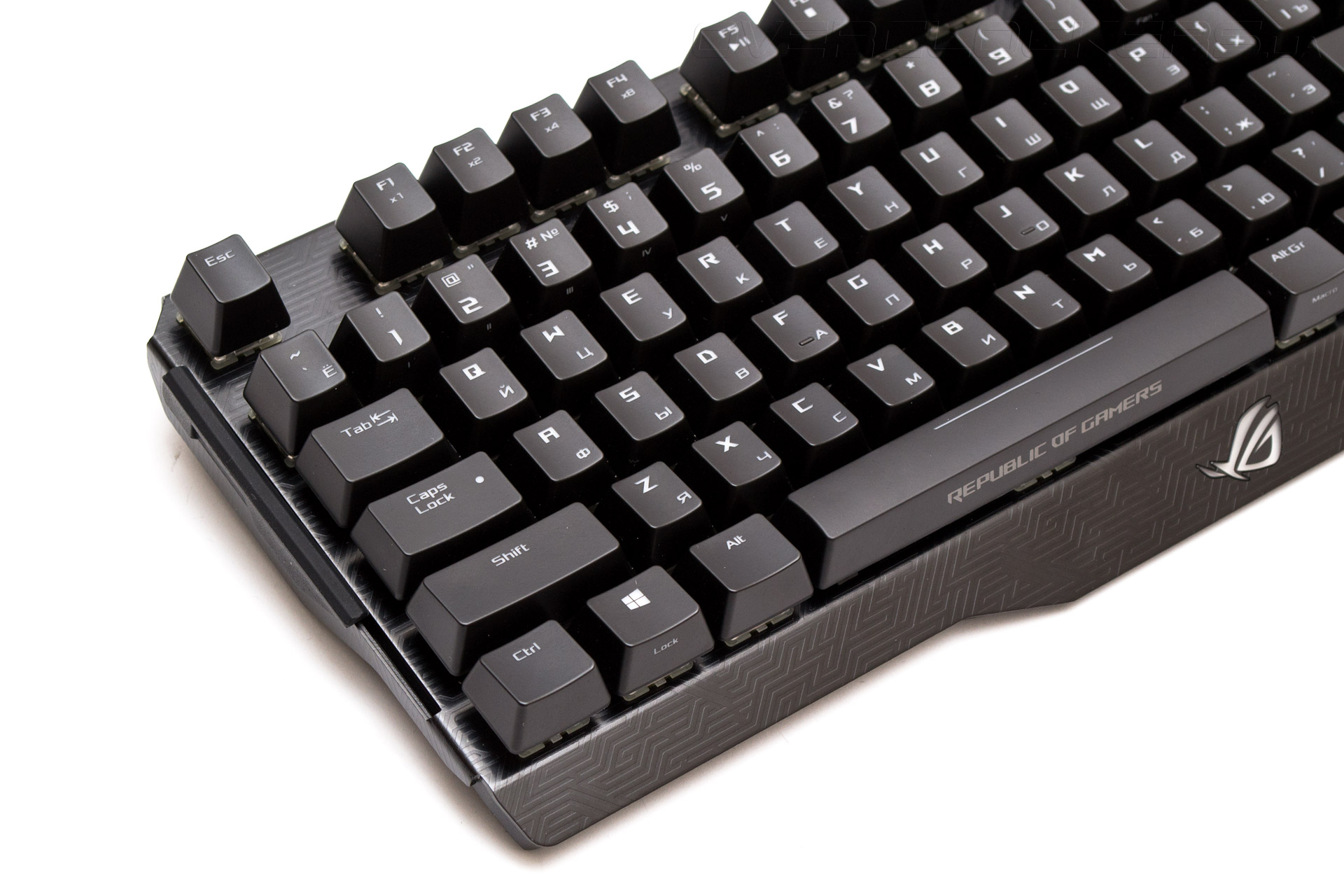 Обзор игровой механической клавиатуры ASUS ROG Claymore Core