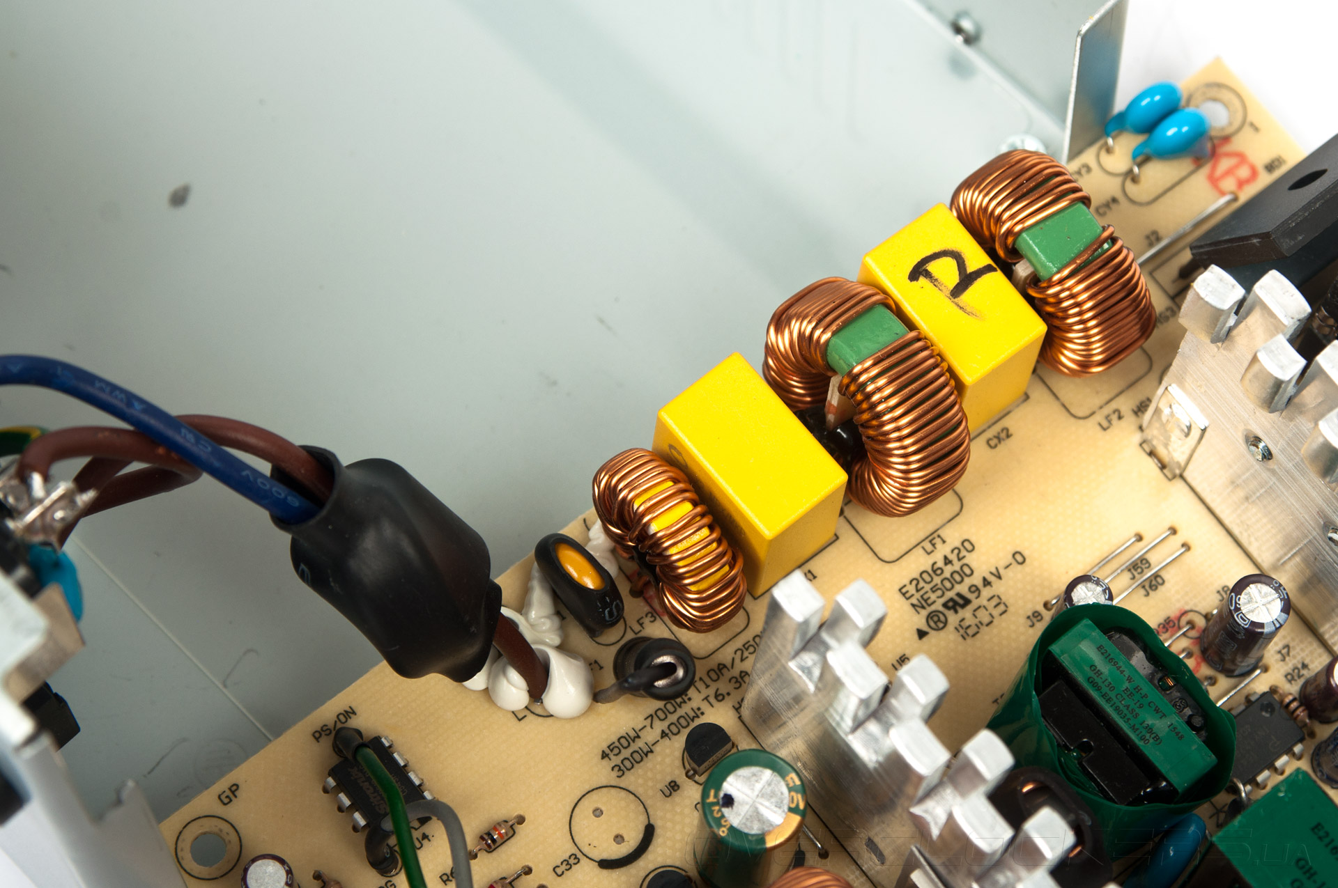 Обзор блока питания Chieftec PSF-400B мощностью 400 Вт