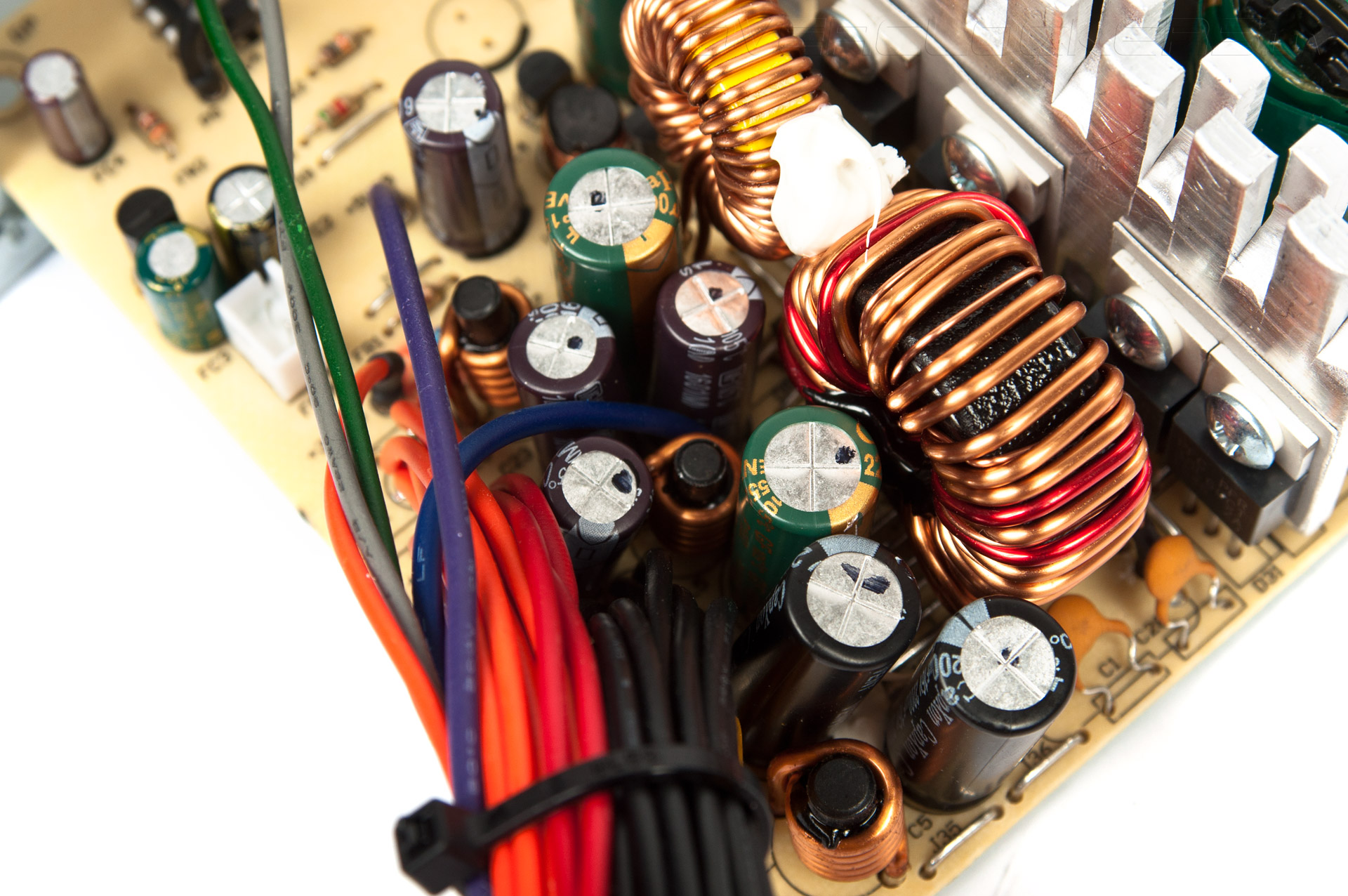 Обзор блока питания Chieftec PSF-400B мощностью 400 Вт