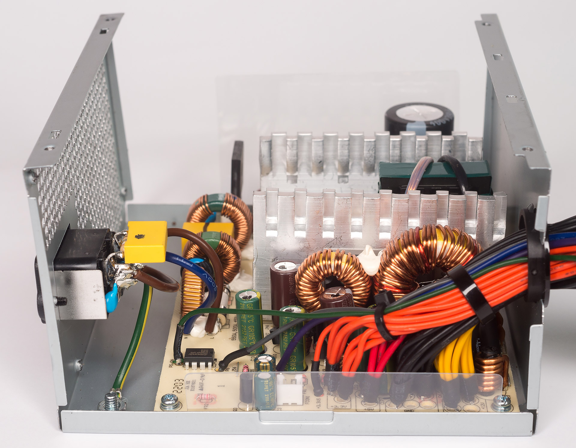 Обзор блока питания Chieftec Value APB-700B8 мощностью 700 Вт