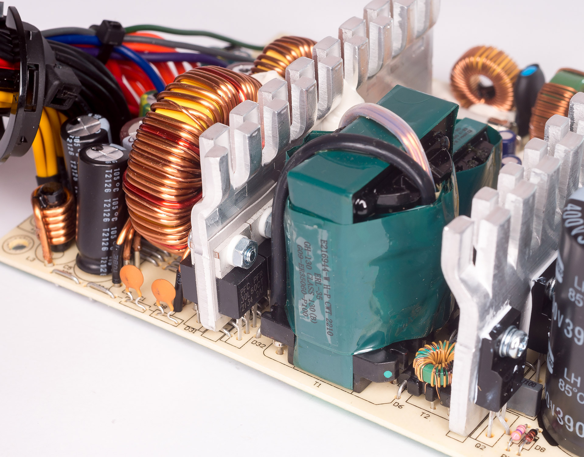 Обзор блока питания Chieftec Value APB-700B8 мощностью 700 Вт