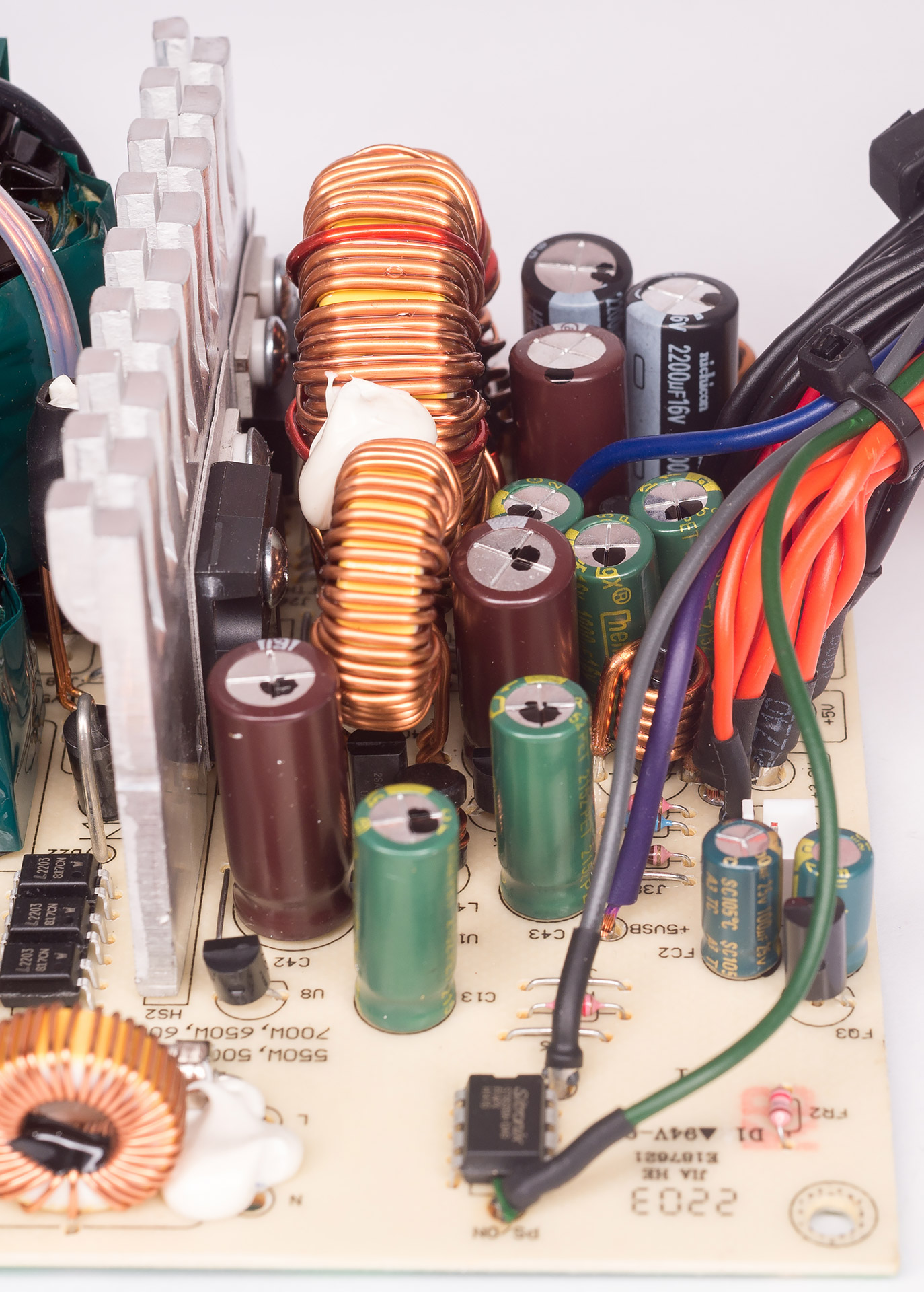 Обзор блока питания Chieftec Value APB-700B8 мощностью 700 Вт