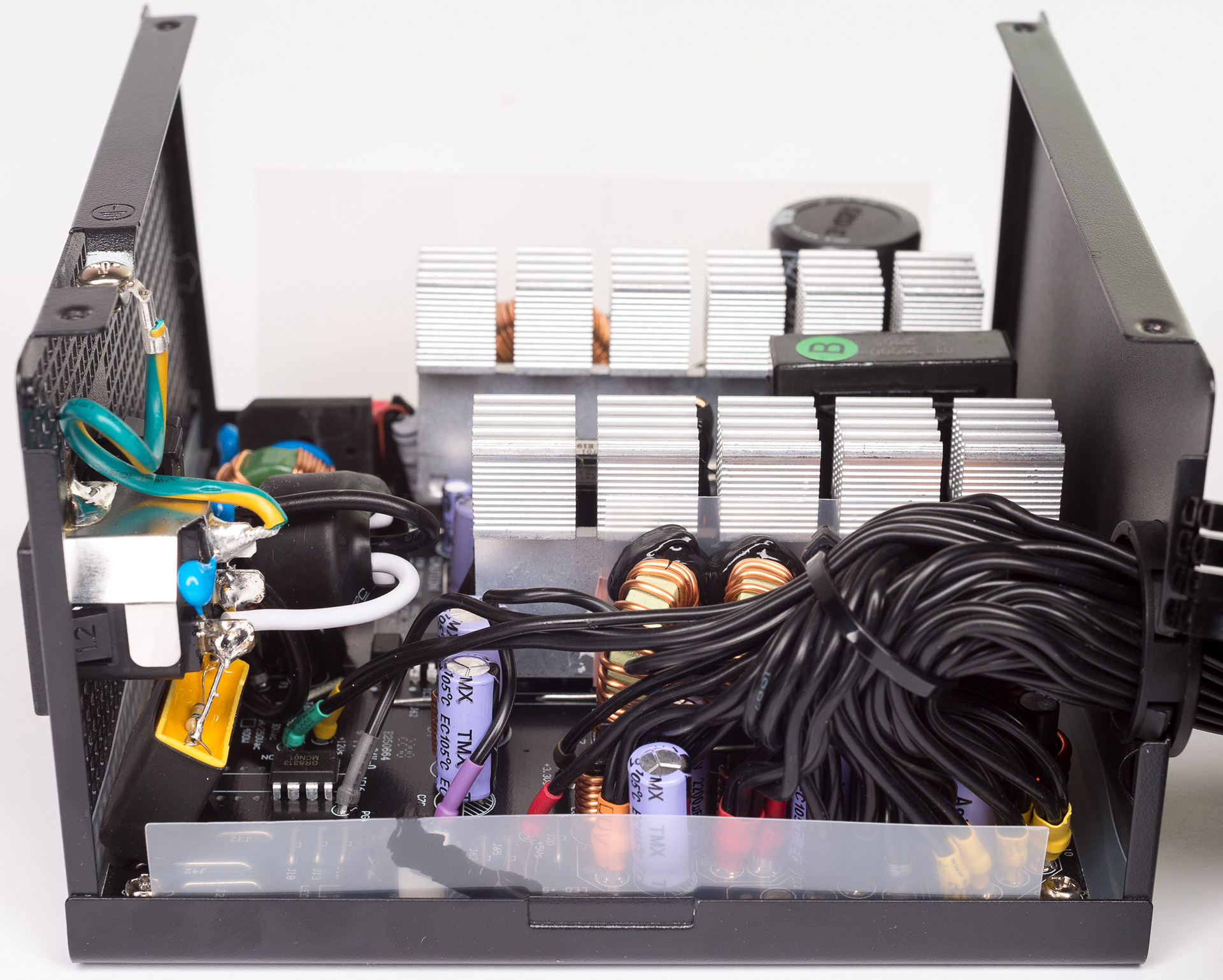 Обзор блока питания DeepCool PF700 мощностью 700 Вт